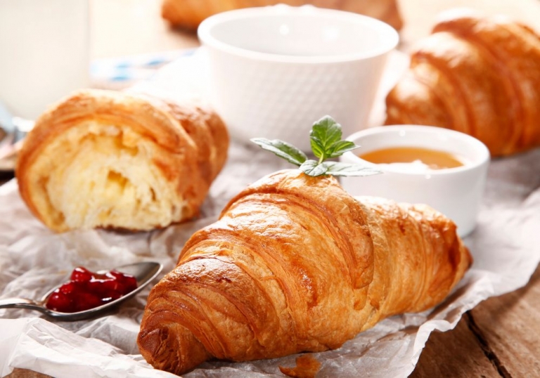 15 Traditional Foods To Try in London - Goats On The Road