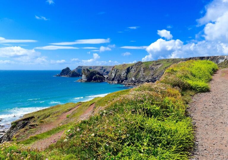 10 Best Coastal Walks and Hikes in Cornwall, UK - Goats On The Road