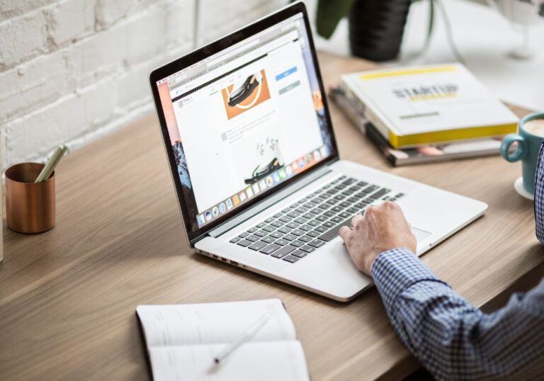 10 Best Proofreading Software Programs and Tools (Free & Paid)