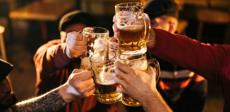 15 Best Pubs in Bath (For Food and Drinks) - Goats On The Road