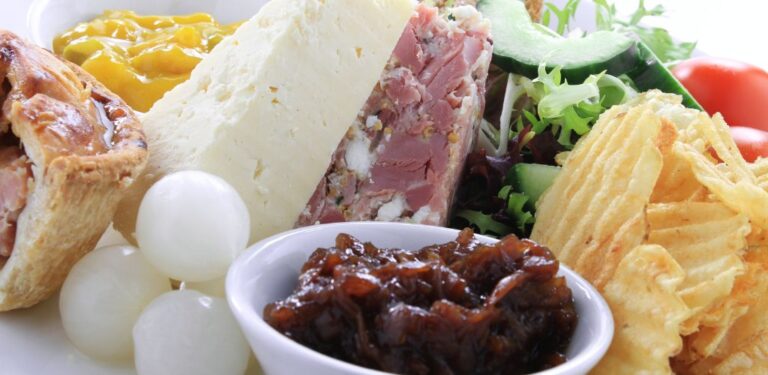 15 Best Pubs in Bath (For Food and Drinks) - Goats On The Road