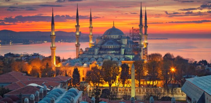 15 Best Bars in Istanbul (Where to Grab a Drink) - Goats On The Road