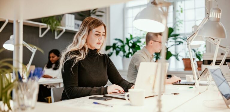 15 Pros and Cons of Building Your Own Online Business - Goats On The Road
